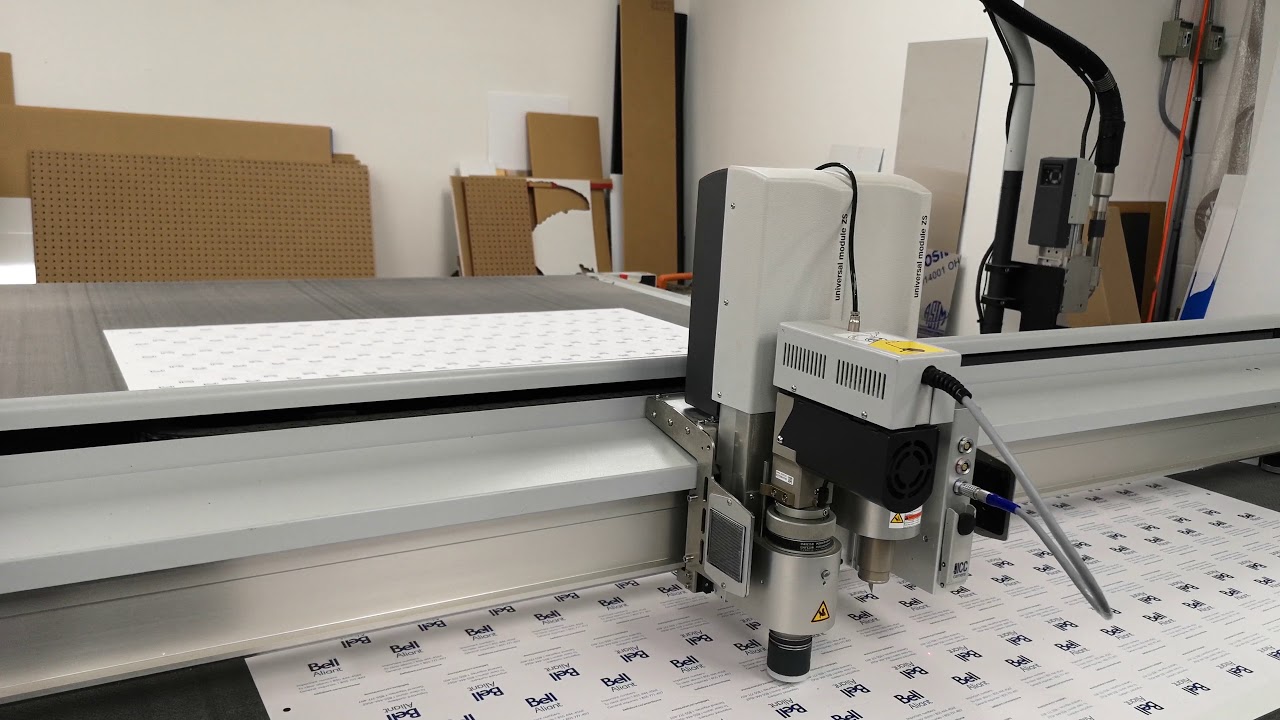 cutting magnet on Zund G3 2500 cutter Aclick Inc (xlprints.ca) - YouTube