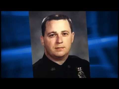 Hundreds pay their respects to Officer David Smith - YouTube