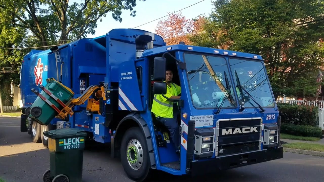 Republic Services: BRAND NEW Mack LR Labrie Expert 2000 helping hand ...