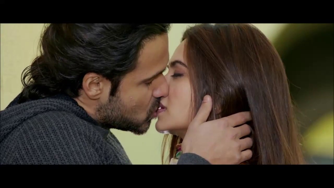 Raaz Reboot Hot Kiss Emraan Hasmi Youtube