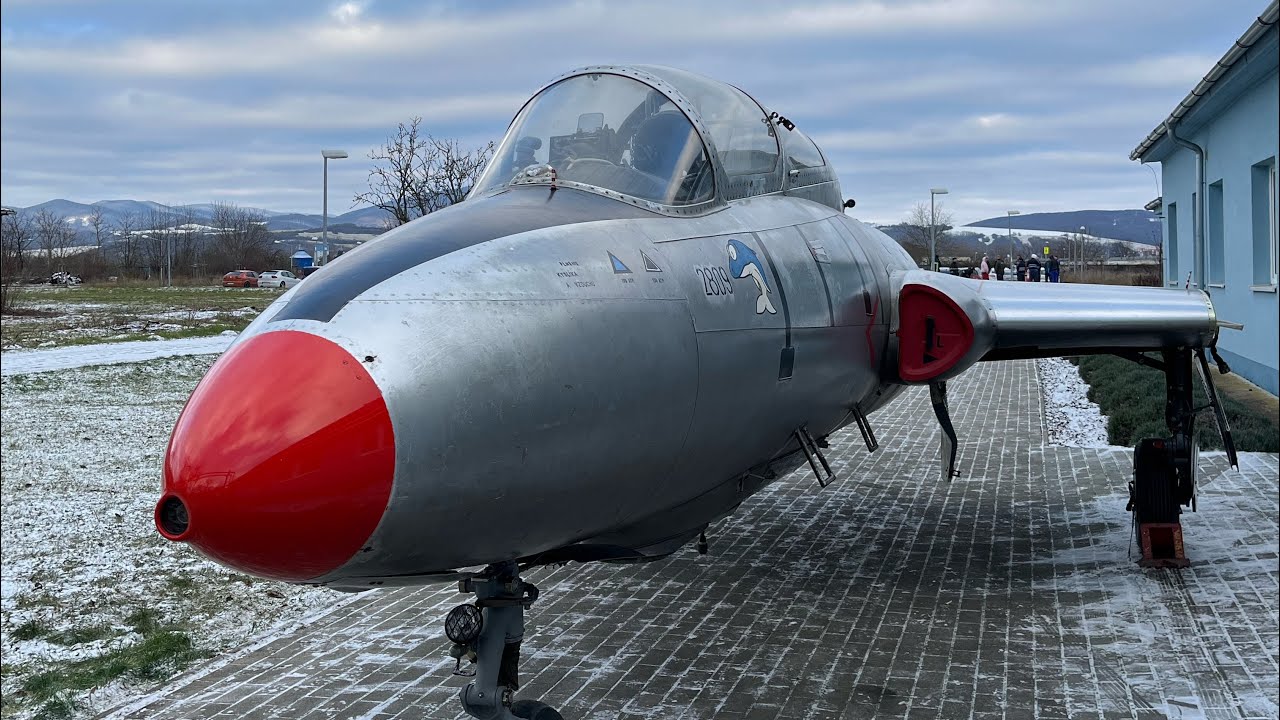 Starting old L29 Jet after long time - YouTube