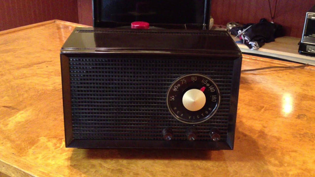 1958 RCA 4-Y 511 45 RPM Record Player/Radio Demonstration - YouTube