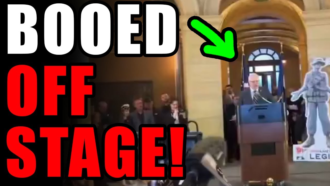 The crowd went NUCLEAR as he took the stage lol - YouTube