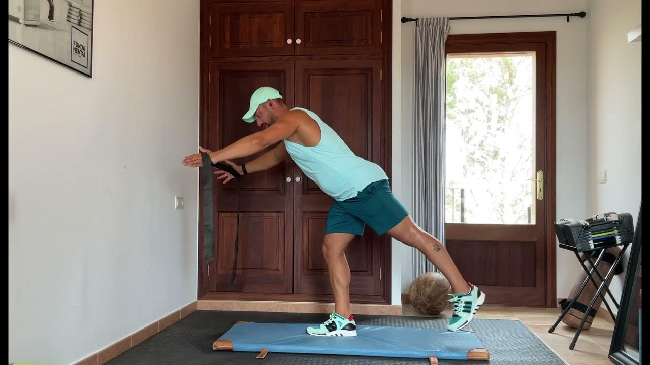 Rücken Training HOME WORKOUT mit TheraBand | mit Arne Derricks - YouTube