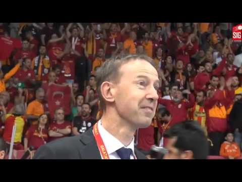 Strasbourg antrenörü Vincent Collet,İpekçi atmosferine bakmaya gidiyor.