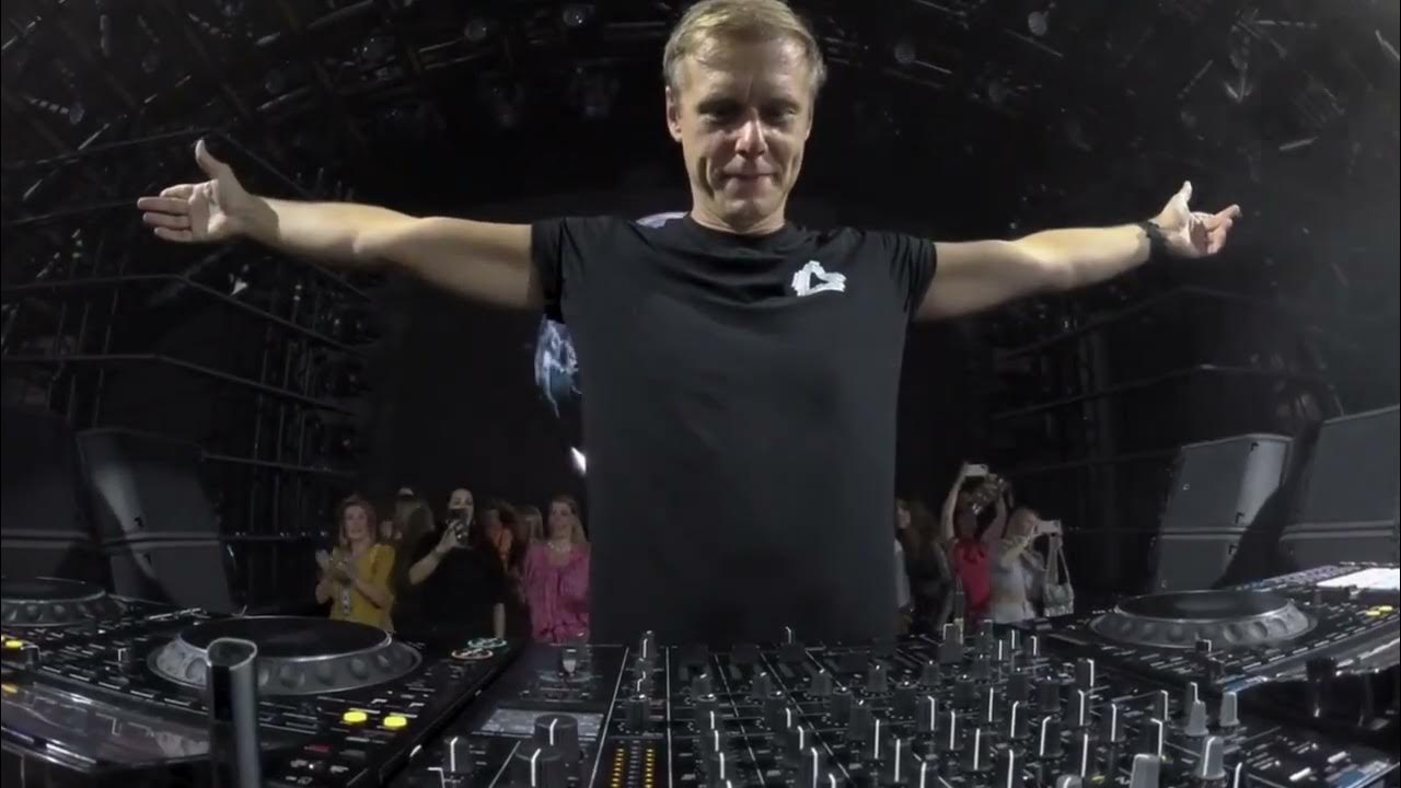 ARTBAT & Armin van Buuren - Take Off .......Ushuaïa Live - YouTube