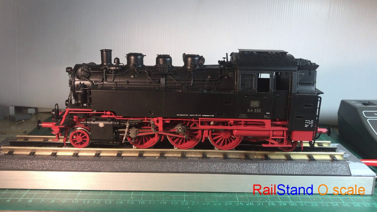 The first O scale roller "demo" stand on the world. - YouTube