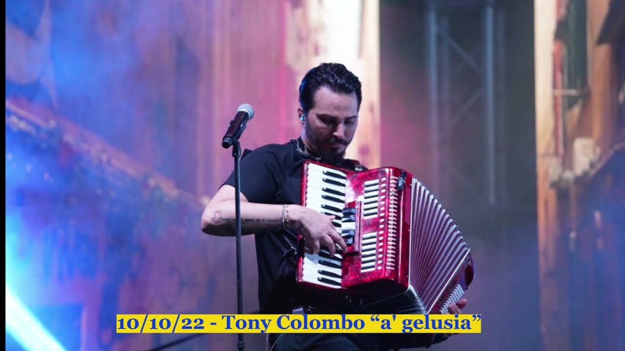 10/10/22 - Tony Colombo medley canzoni dal vivo piano e voce (parte 1 ...