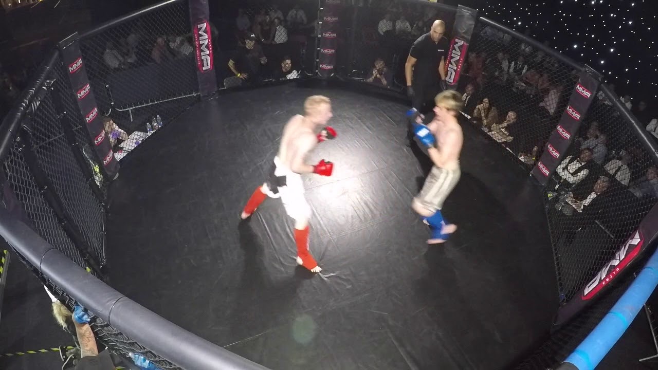 Barnsley | Ultra mma | Scott Oliver VS Jason Longden - YouTube