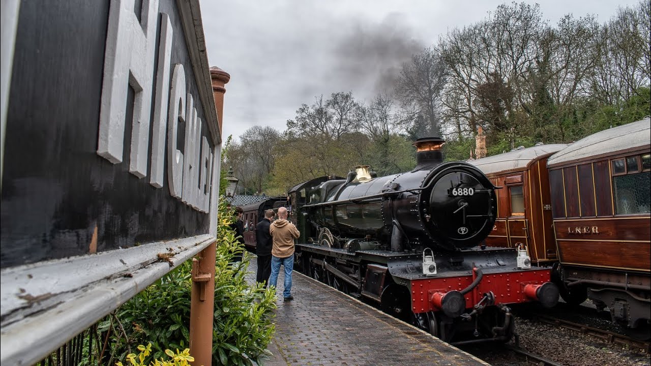 Whistling Grange | 6880 Seen Powering to Highley With A Long Whistle ...