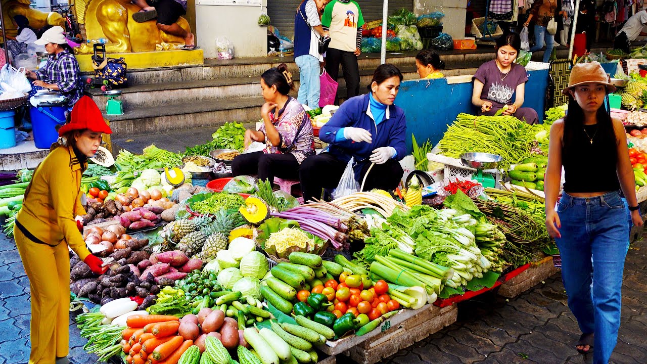 Food Rural TV, Walk tour around Boeung Trabek Market in Phnom Penh ...