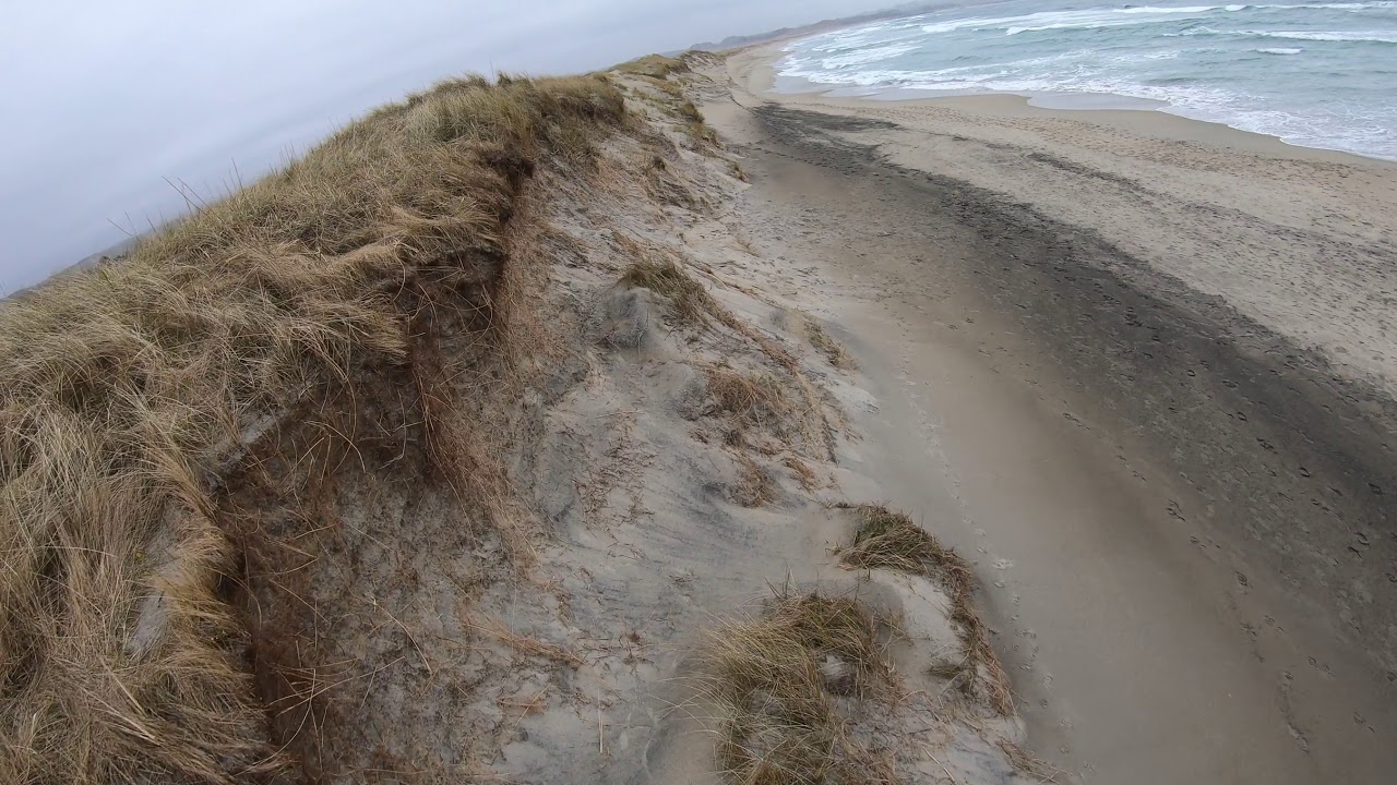 An attempt to glide at the beach - YouTube