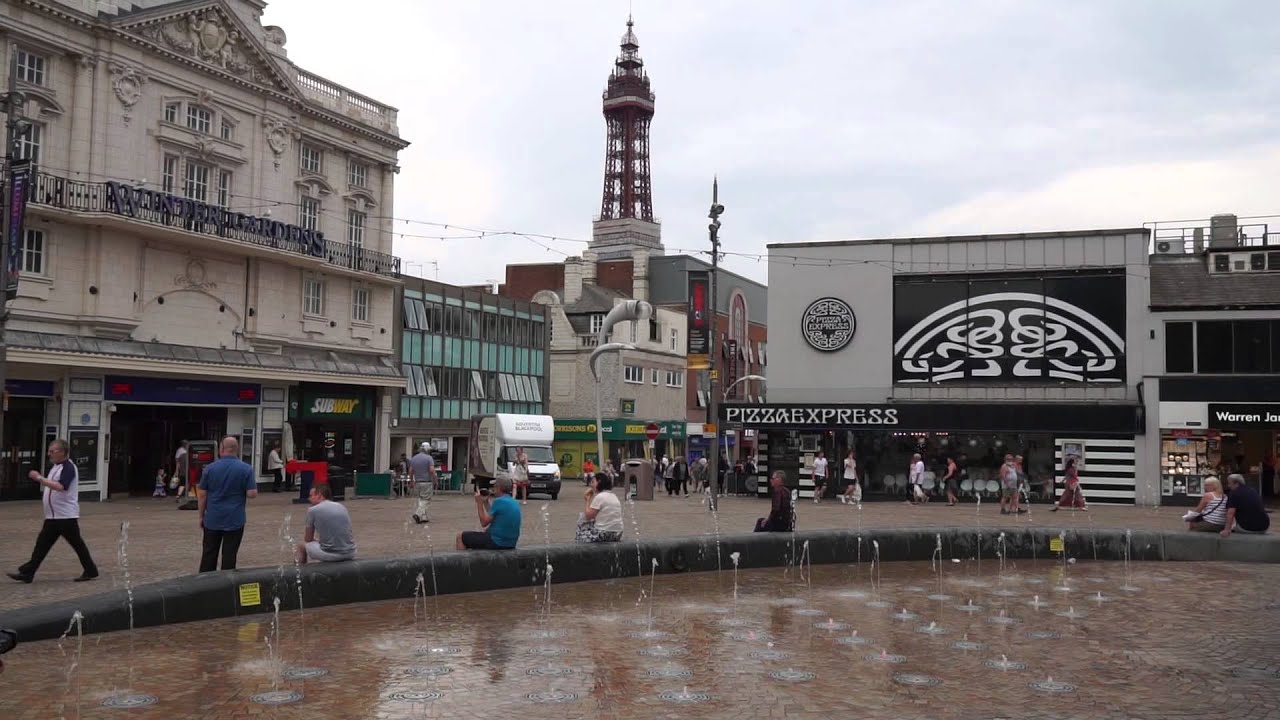 Blackpool Town Centre Fountain - YouTube