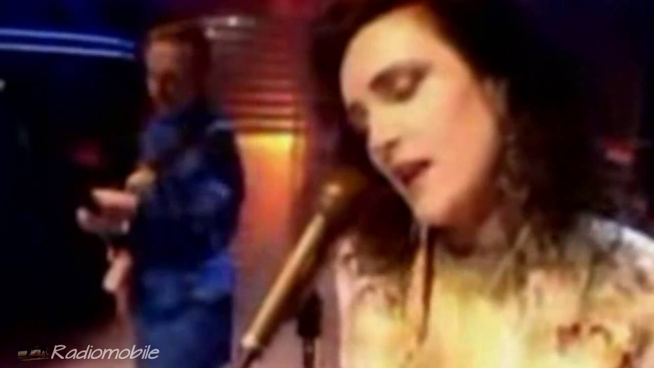 Siouxsie & The Banshees (Live) - Kiss them for me ... - YouTube