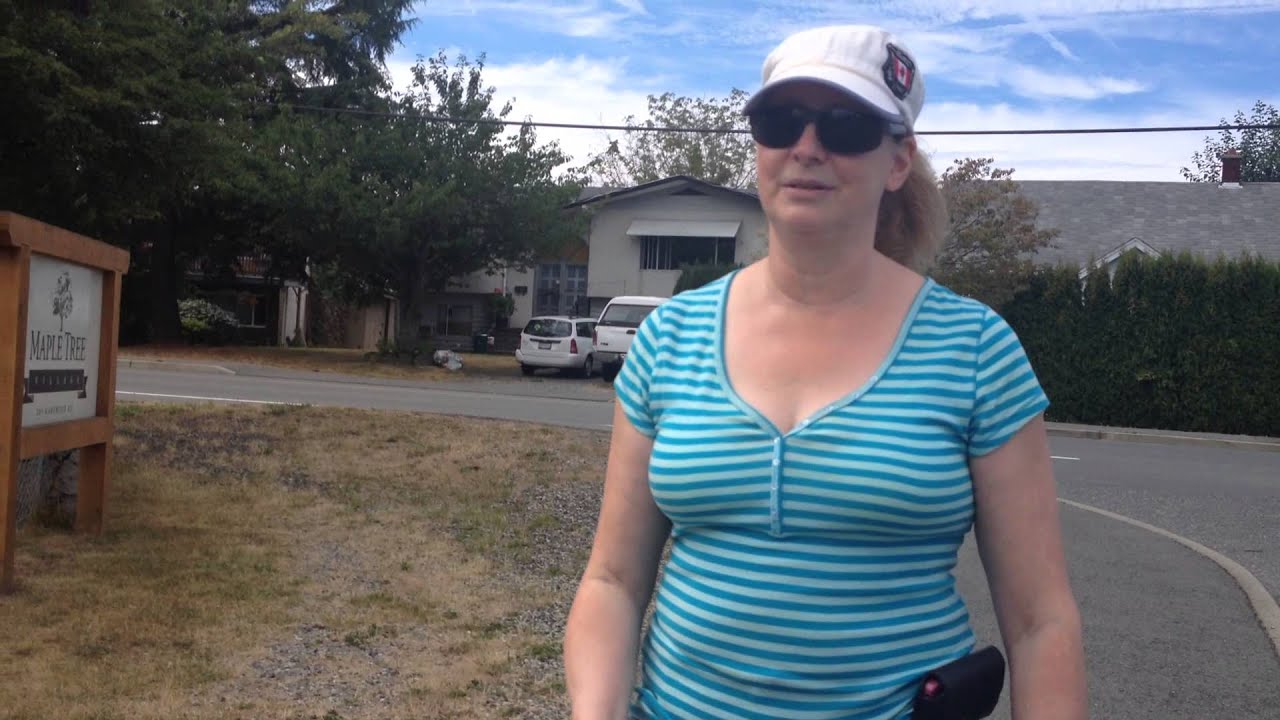 Cheryl learning with an #NFB cane in #Victoria #British #Columbia - YouTube