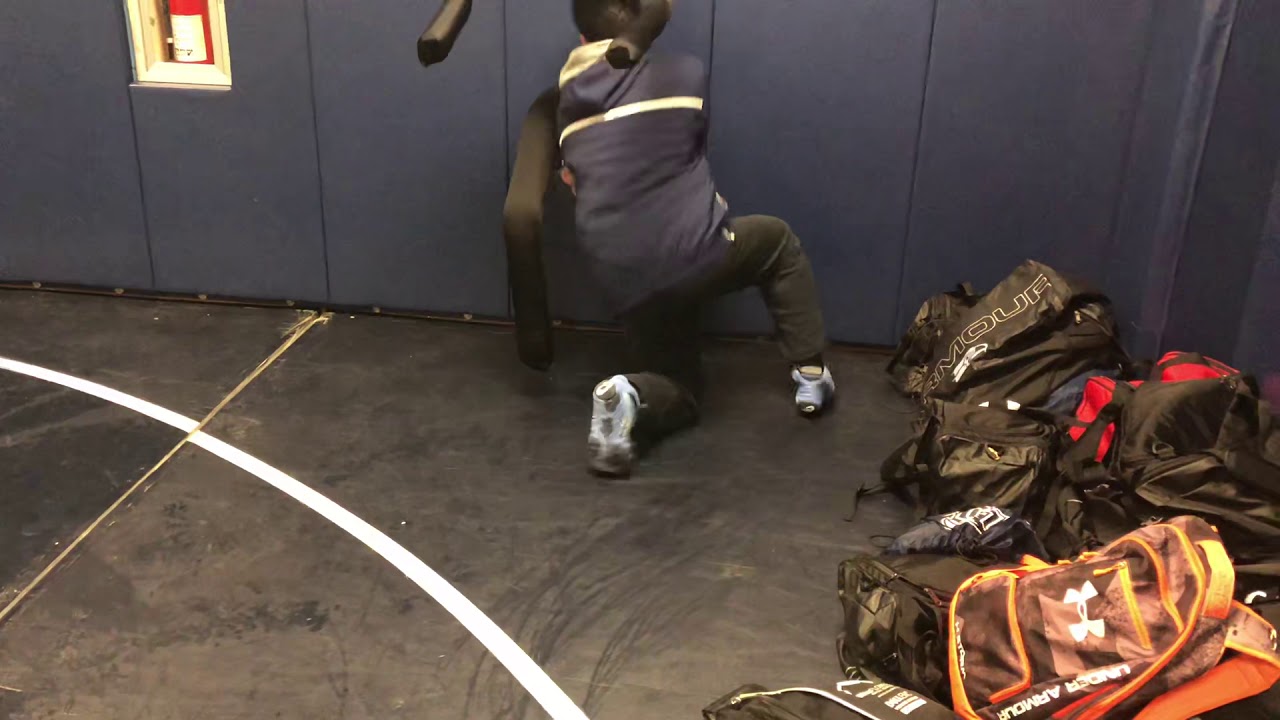 Isaac Barber demonstrating ankle alignment to prevent funk counter ...