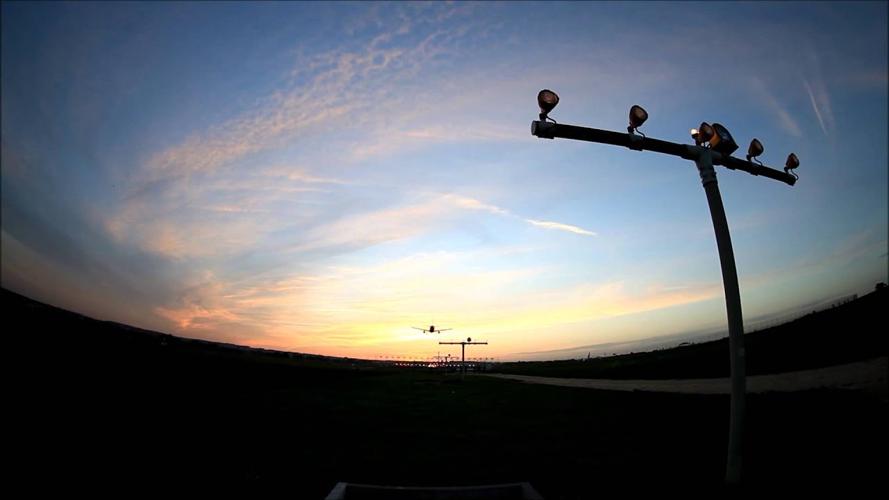 Stuttgart Airport - Short Final Runway 25 - Airbus A320 - YouTube