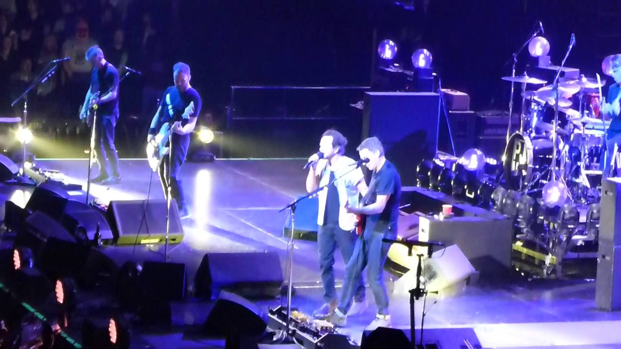 Pearl Jam May 10 2016 Toronto Alive - YouTube