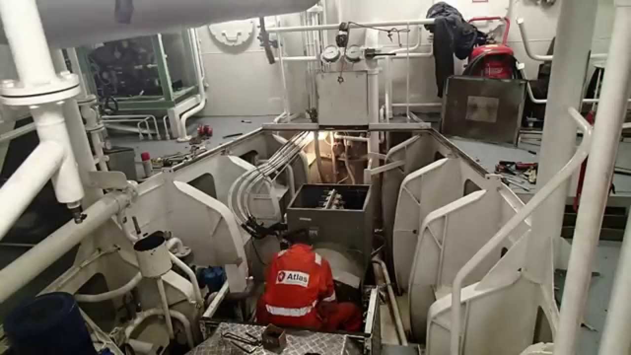 Shaft generator replacement MV Jade - YouTube