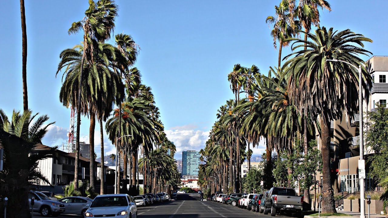 Stroll down South LA neighborhood - YouTube