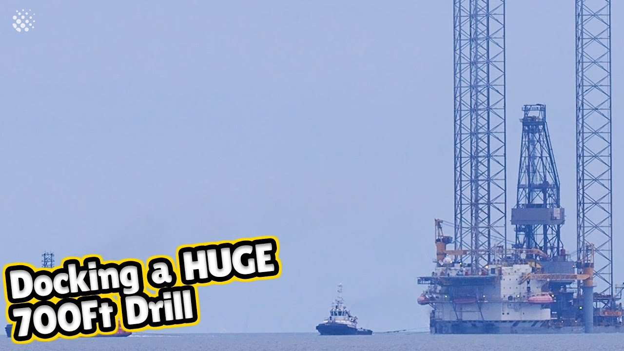 Docking a HUGE 700ft High Borr Drill in Kent UK - YouTube