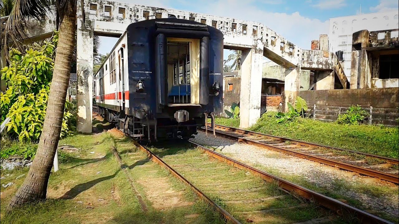 trains around mount lavinia railway station 🛤️ | coastline sri lanka 🇱🇰 ...