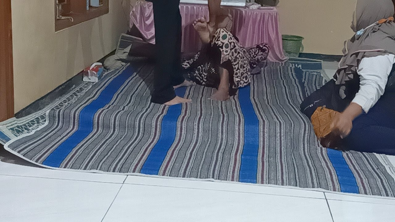 Pijat Tradisional Urut Terapi Stroke - YouTube