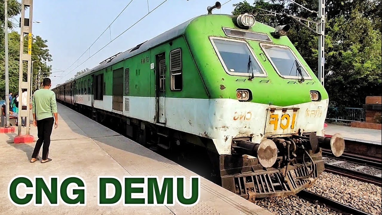 Delhi Rewari CNG DEMU Express || Arrival/Departure Sahabaad Mohammadpur ...