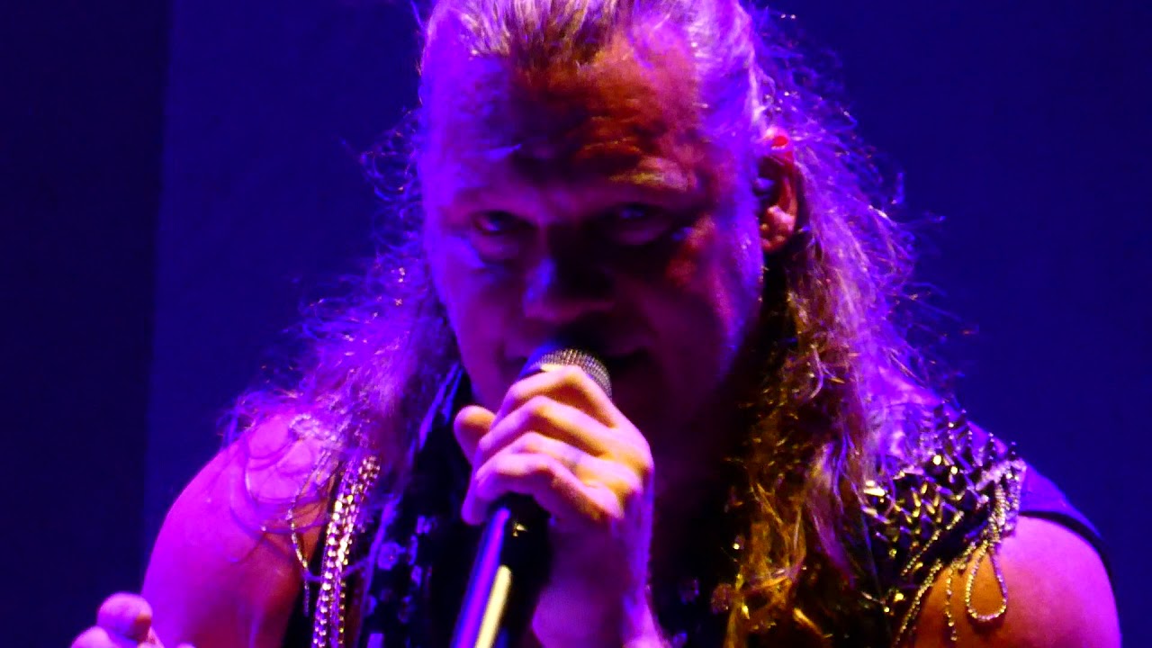 Fozzy- Dirty deeds.9-14-19 - YouTube