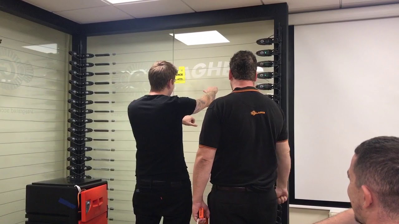 Electric fence shock 7.5kV - YouTube