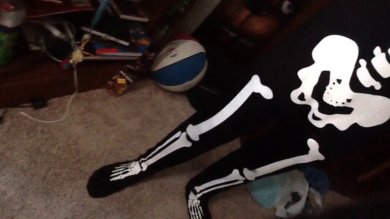 MY HALLOWEEN COSTUME IS IT CREPPY - YouTube