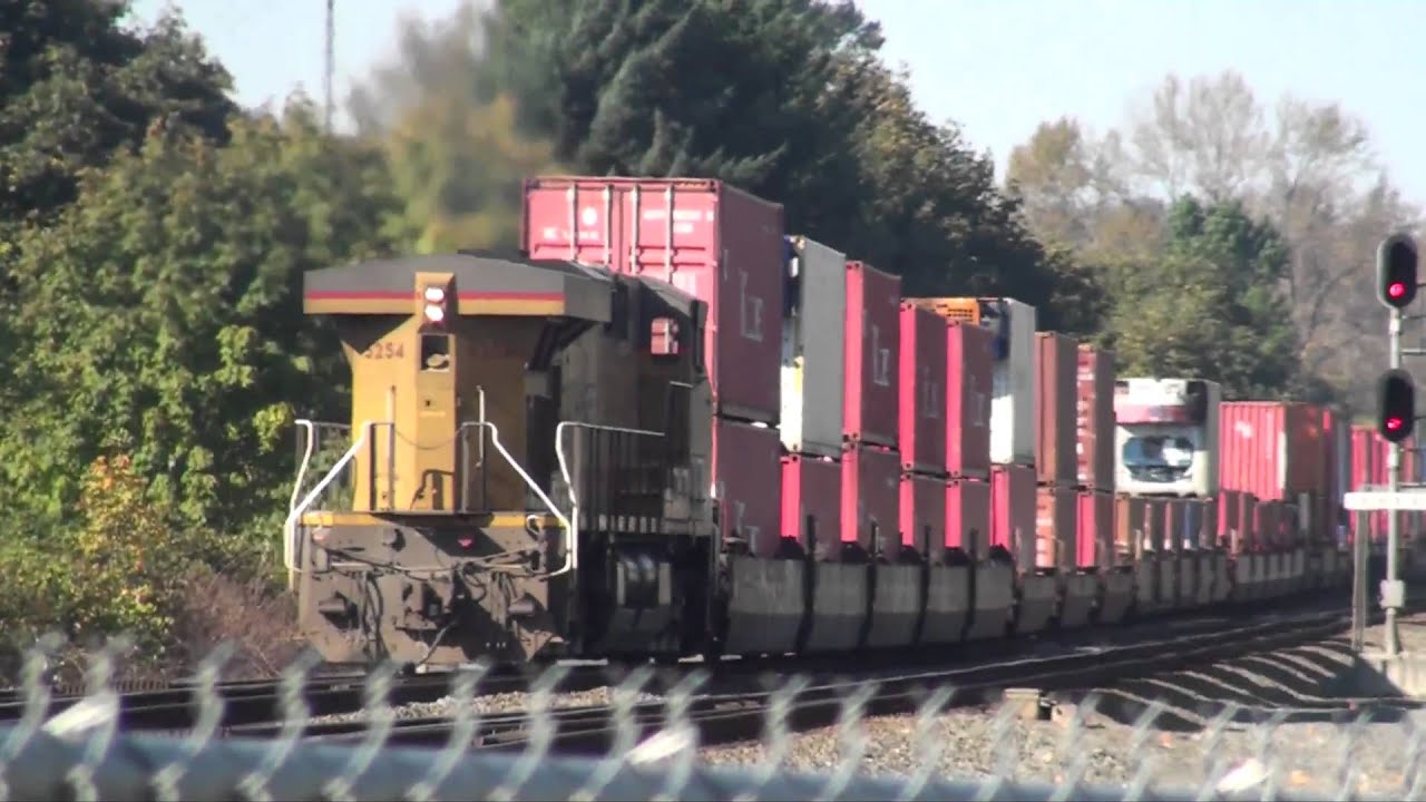 UP stack train at Black River, Seattle, 10-17-10 - YouTube