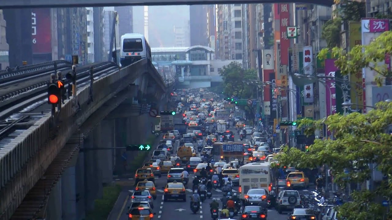[HD] The Wenshan-Neihu Line (Brown) train of metro Taipei at the ...