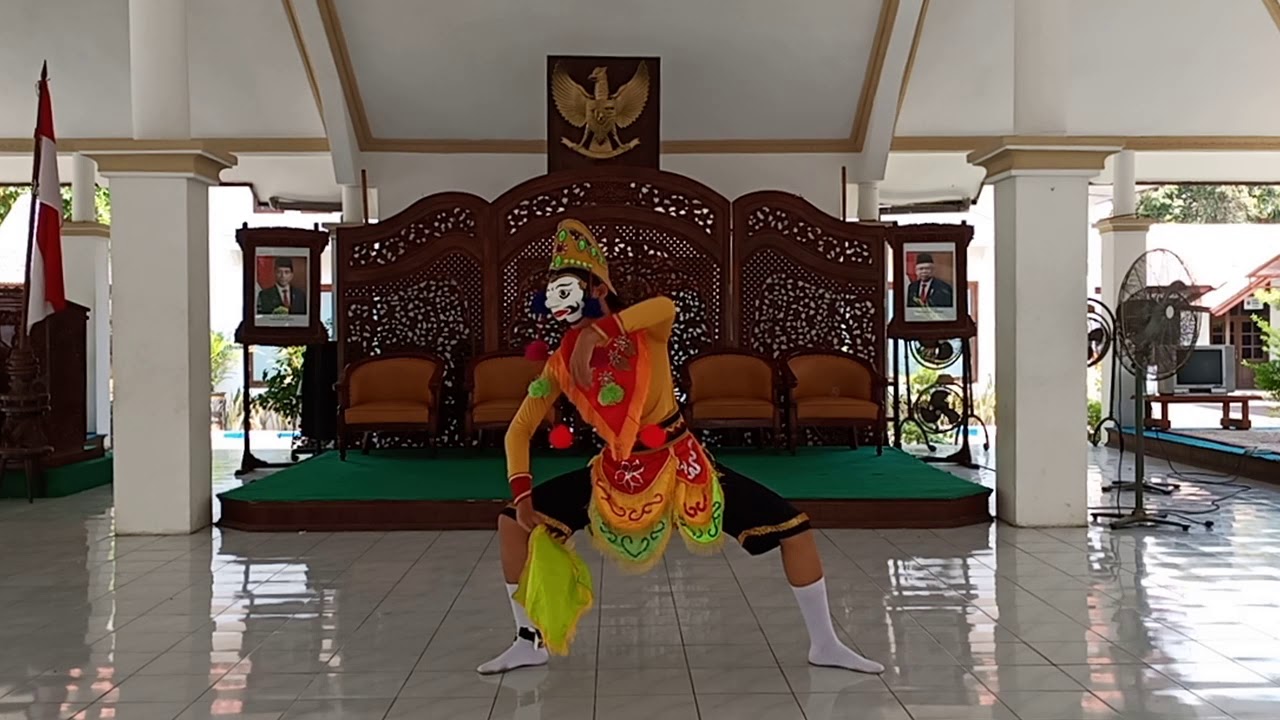 TARI TOPENG GETTA' PAMEKASAN sanggar tari TALE TRESNAH PAMEKASAN - YouTube