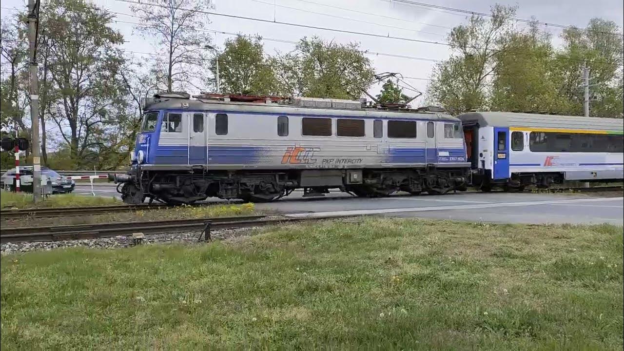 EP07-1024+IC WYCZÓŁKOWSKI (PKP INTERCITY) do stacji Szczecin Główny - YouTube