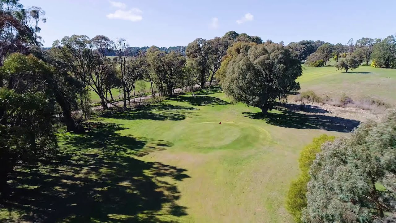 Strathbogie Golf Club Hole 3 - YouTube
