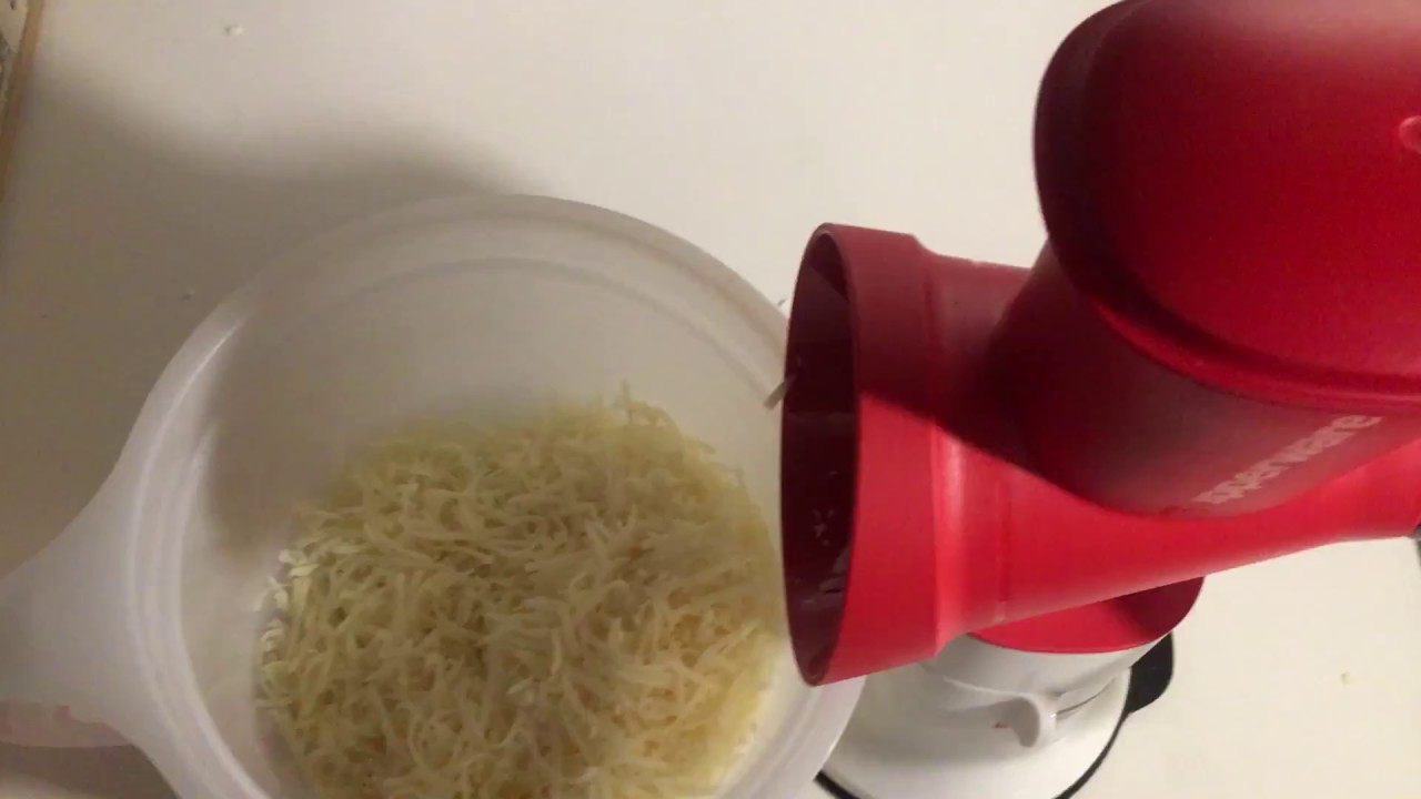 Como rayar queso rápido - YouTube