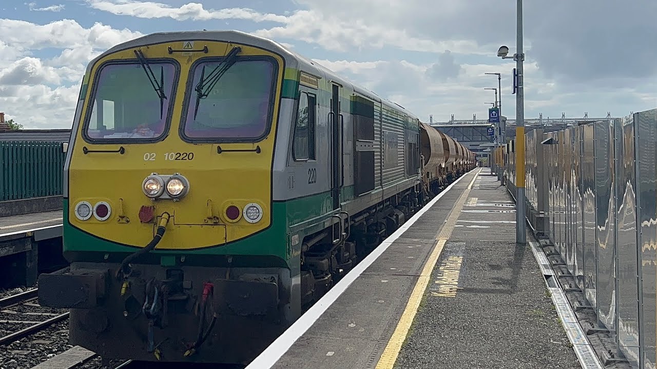 *Rare*Class 201 and Class 071 Passing Drumcondra Station with Hobbs ...