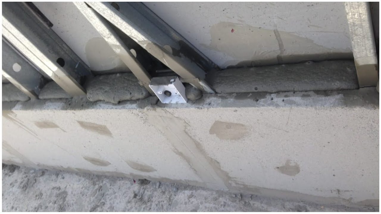 Light gauge steel frame with lightweight aerated concrete panels ...