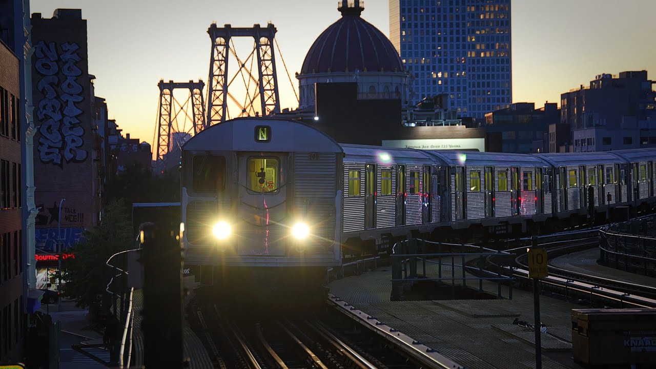 MTA Subway "Corteiz" Pop-Up Shop R32 Event Train on the J/M lines ...