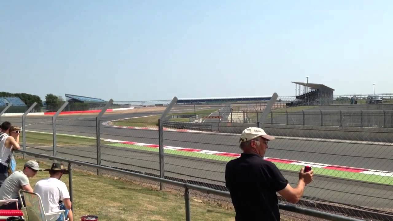 F1 testing silverstone - YouTube
