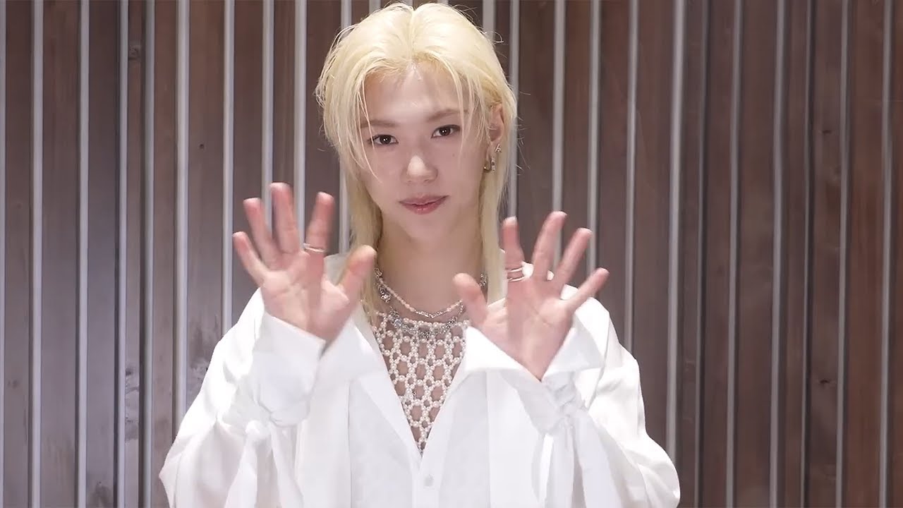 [ENG SUB] Stray Kids Felix "ReawakeR" OST interview - YouTube