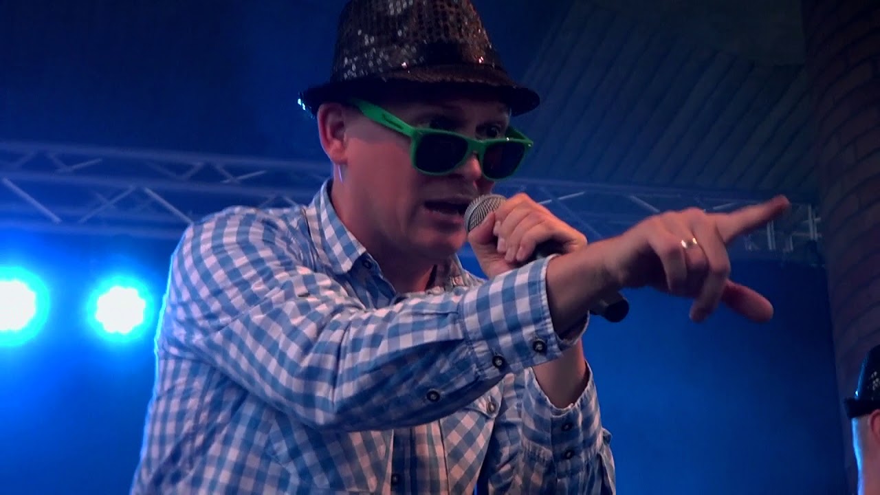 Band Showdown Live aus Hamburg - YouTube