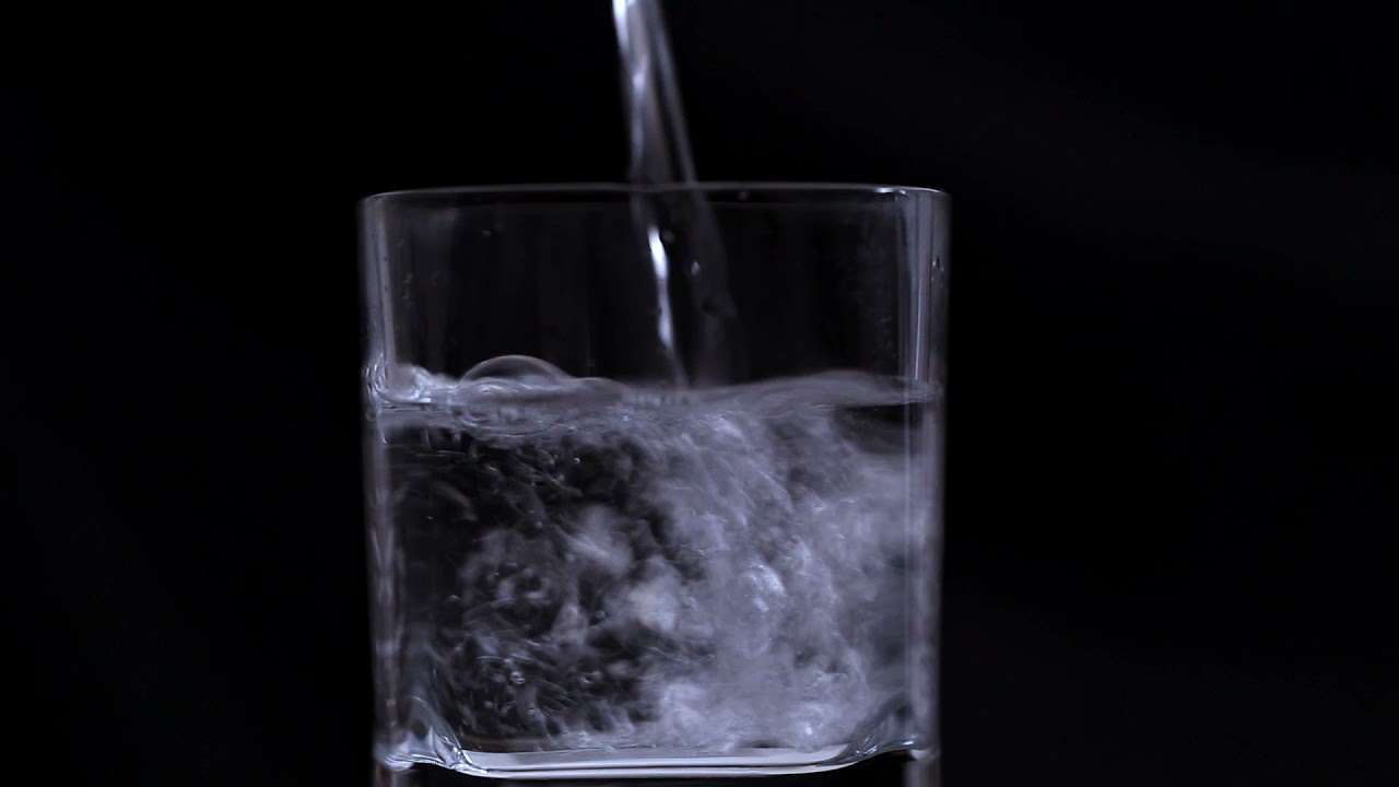 Clippy EM272 XLR Test - Water - YouTube