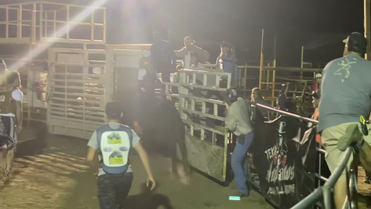 Bull riding practice (Bryson bucking bulls) - YouTube