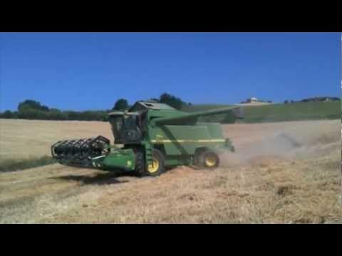 Trebbiatura grano 2012 con John Deere 2258 + Laverda AL Quattro - YouTube