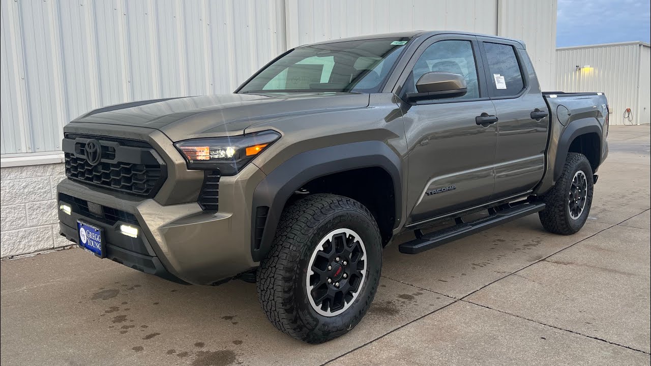 Manual 2024 Toyota Tacoma TRD Off-Road Bronze Oxide With Boulder ...