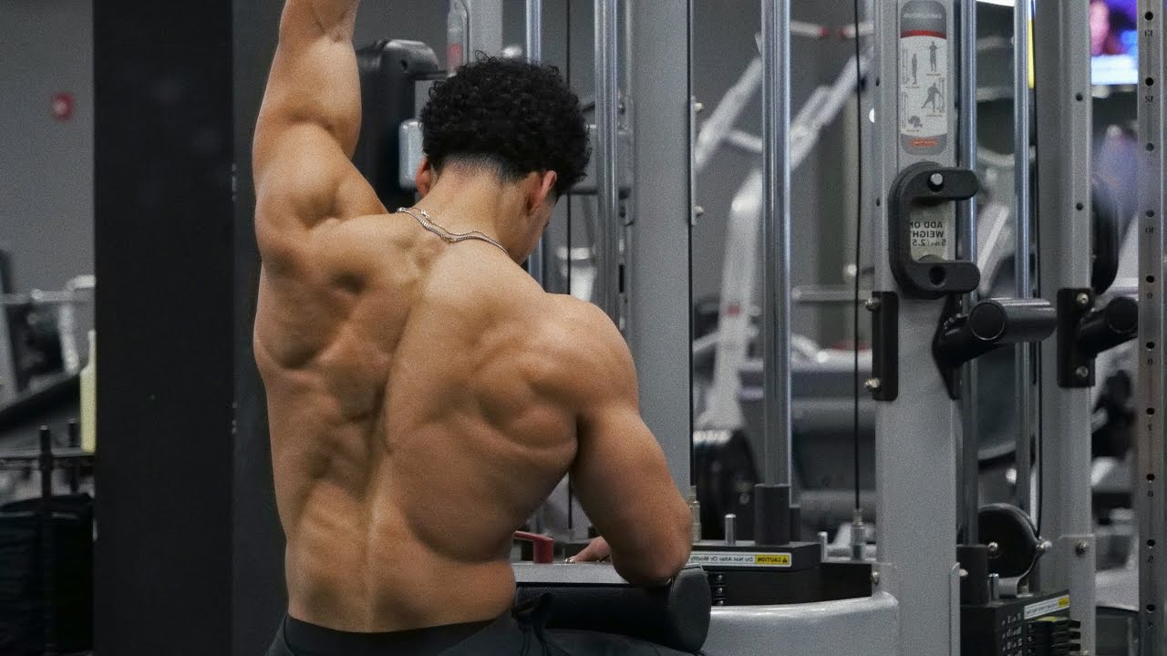 SHREDDED BACK AND BICEP WORKOUT & What I Eat Before I Workout - YouTube