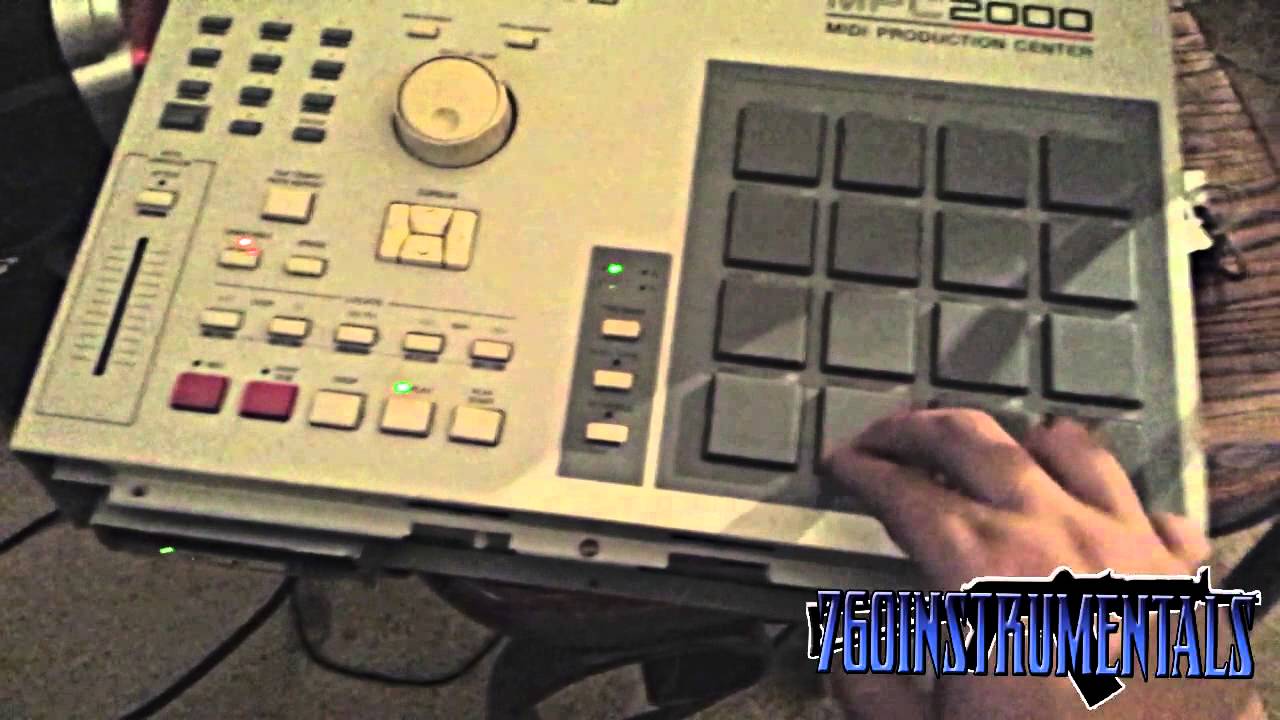 Akai MPC 2000 Classic playing a beat 2014 - YouTube