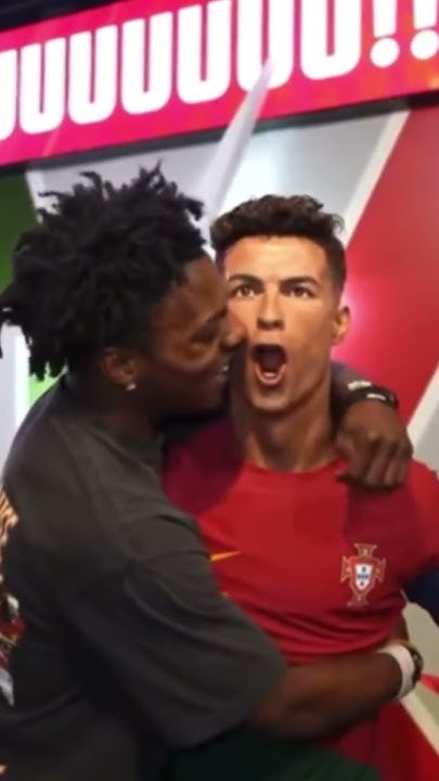 Ronaldo Kissing Ishowspeed Youtube